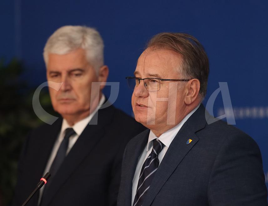 Srna РАЗГОВАРАНО О СВИМ ОtВОРЕНИМ TЕМАМА